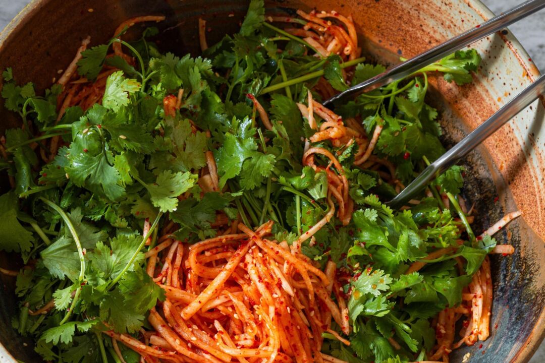 Seasoned Cilantro and Radish Shreds (Gosu Musaengchae) | The Epoch Times