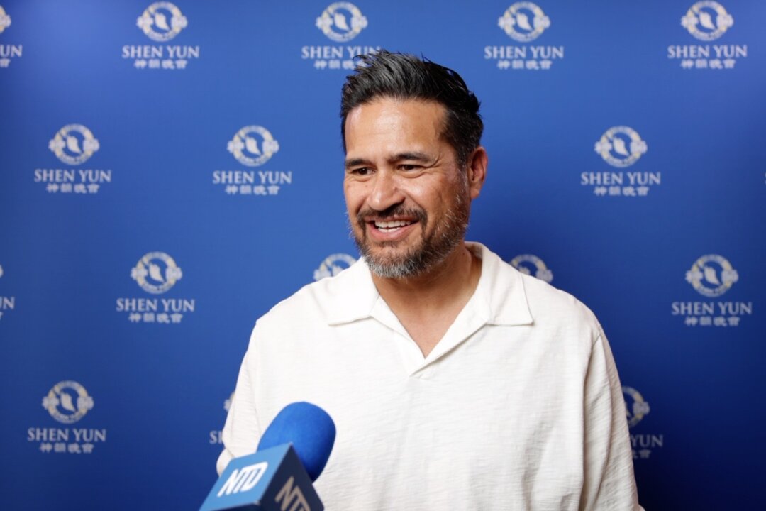 Songwriter Loves Shen Yun’s Blend of Eastern and Western Music | The ...