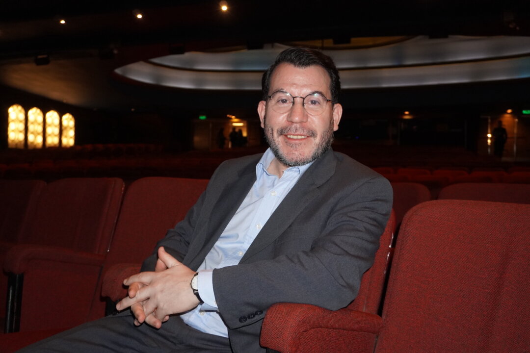 University Professor Feels a Magical Connection With Shen Yun | The ...