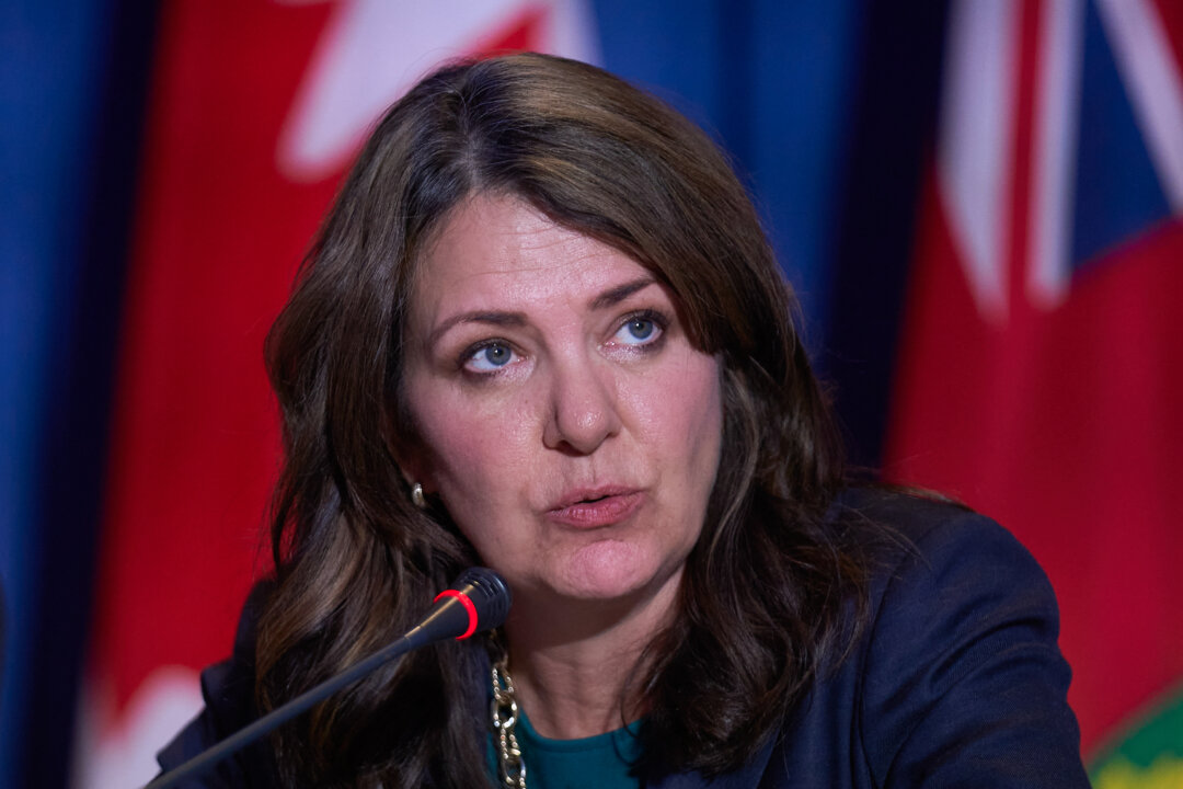 Alberta’s Smith Says She’ll Challenge Carney on Federal Policies at ...