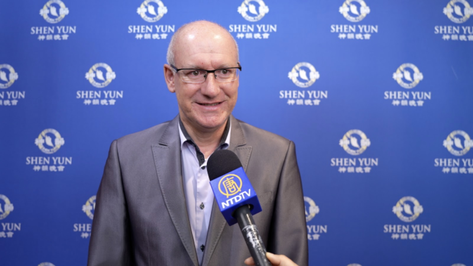 ‘I Am Amazed and Astounded’: Lyon Audience Members Praise Shen Yun’s Artistry | EpochTV