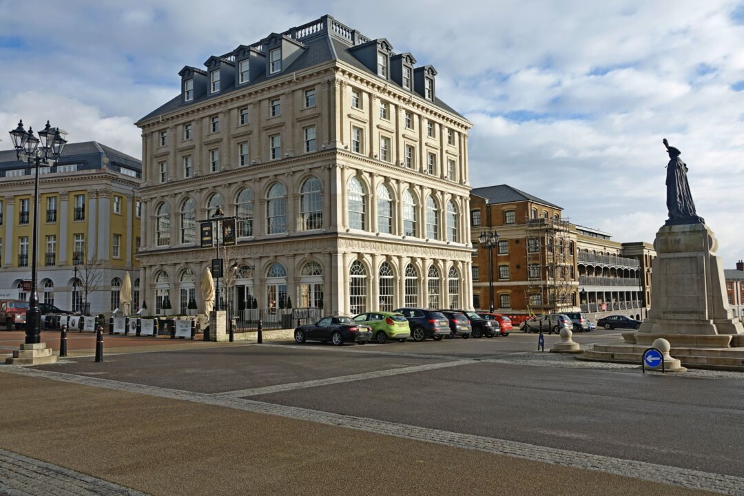 Poundbury: Formal Classicism Bonds With Local Tradition | The Epoch Times