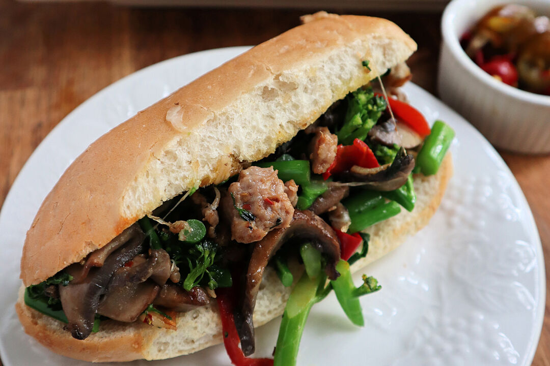 Sausage and Broccoli Rabe Sub Riffs on Philly Classic | The Epoch Times
