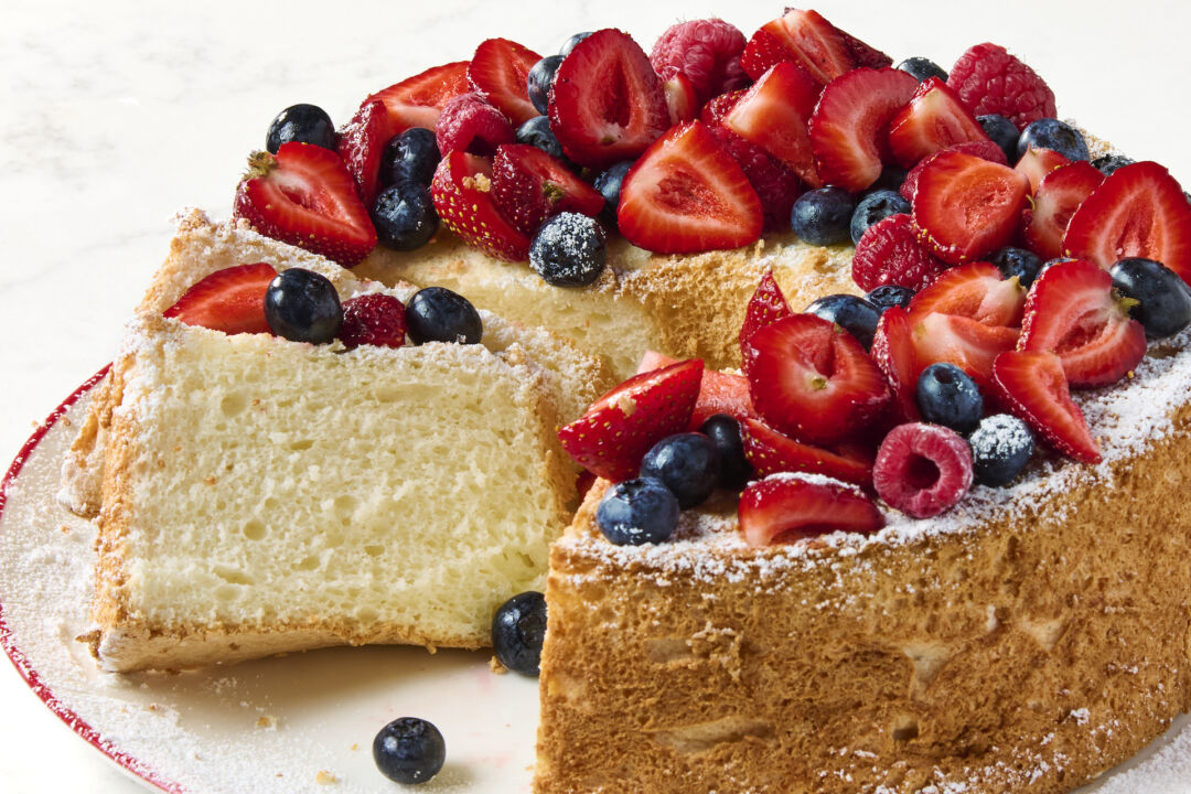 This Classic Recipe for Light, Fluffy Angel Food Cake Yields Foolproof ...