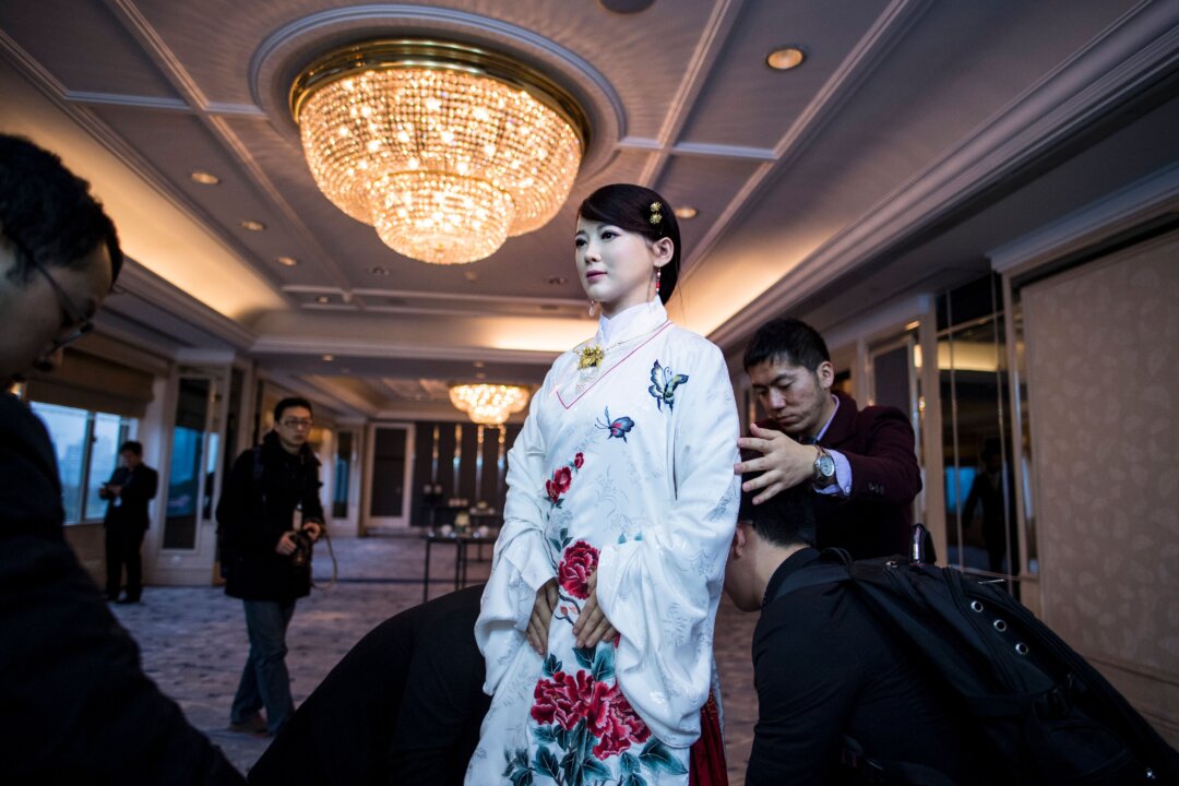 Of Humans and Humanoids in China | The Epoch Times