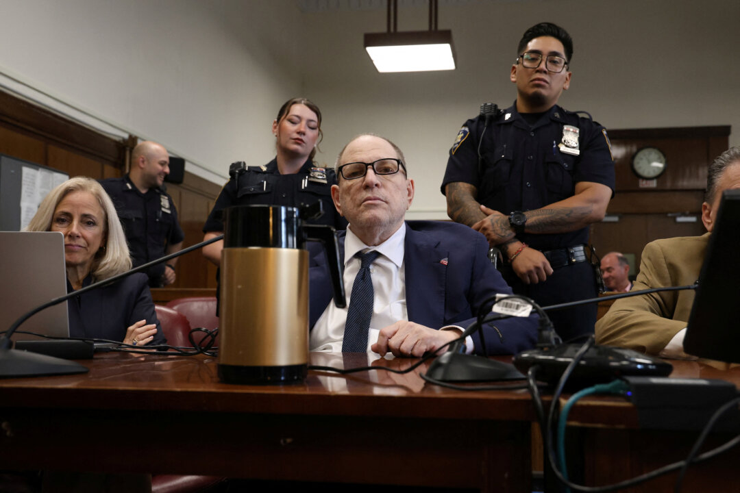 Mistrial Declared in Weinstein Rape Retrial Amid Jury Discord | The Epoch Times