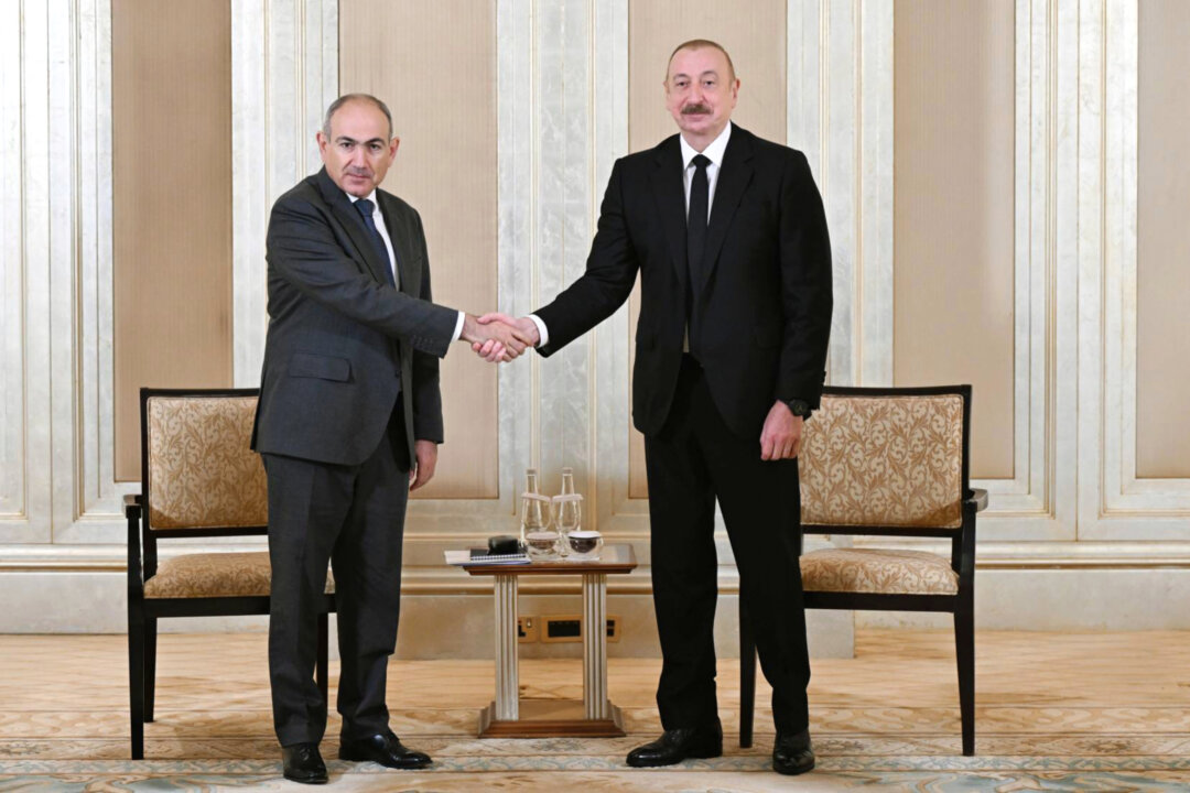 Trump Announces Peace Signing Ceremony Between Armenia and Azerbaijan ...