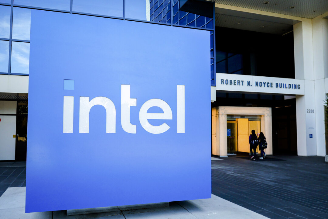 US Seeks Intel Stake in Exchange for Federal Grants | The Epoch Times