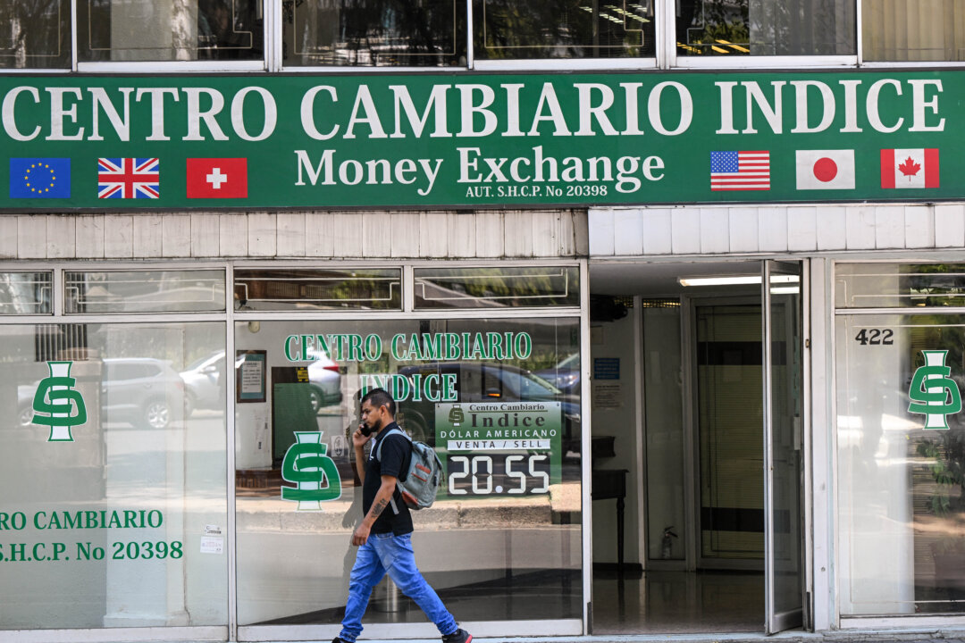 Money Wired to Mexico Hits a Decade Low as US Immigration Policies Take ...