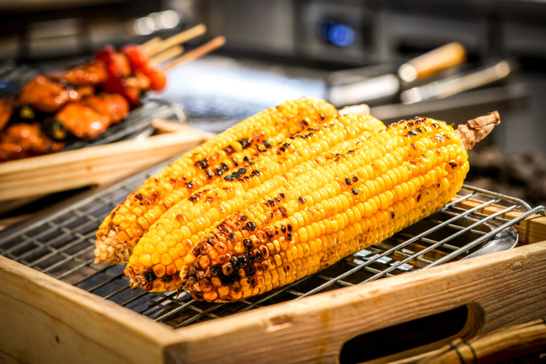 Our Favorite Way to Eat Corn on the Cob? Grilled and Spicy | The Epoch ...