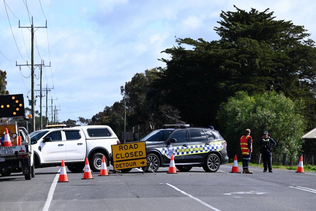 Student Dead in ‘Tragic’ School Bus Crash | The Epoch Times