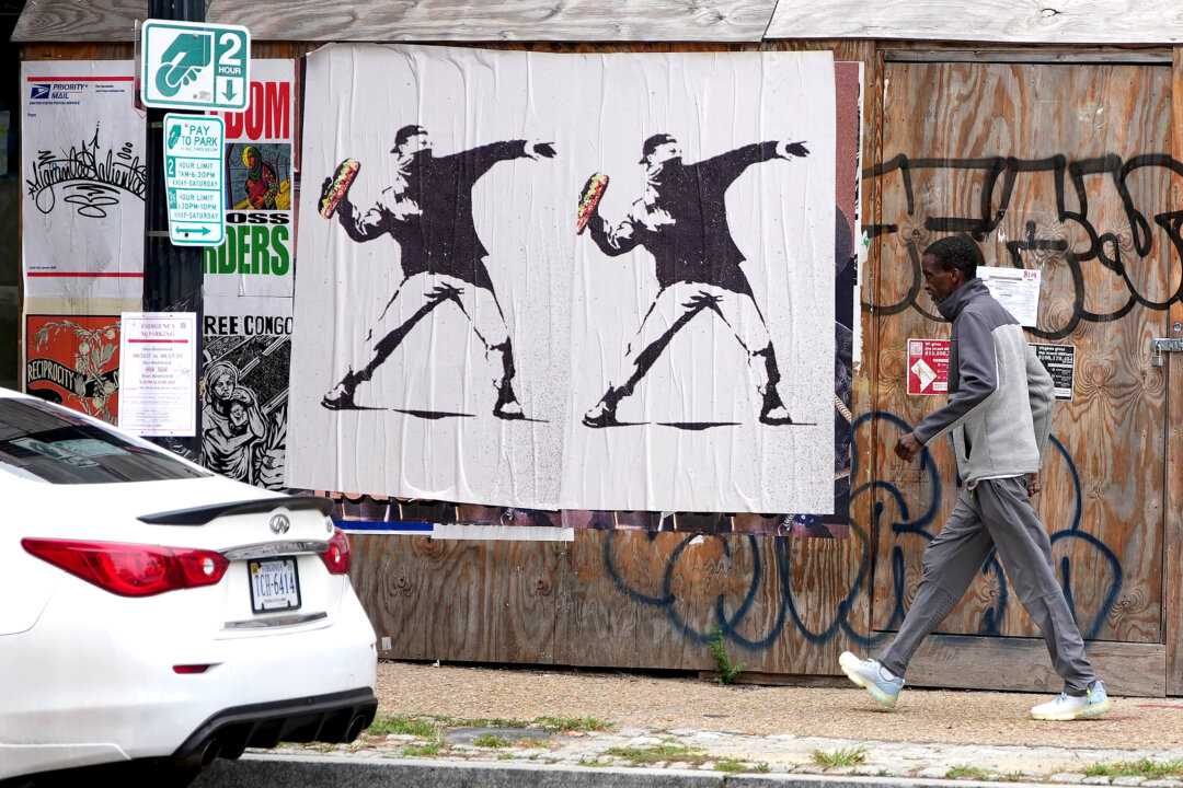 DC Prosecutors Downgrade Charge for Man Who Threw Sandwich at Federal ...