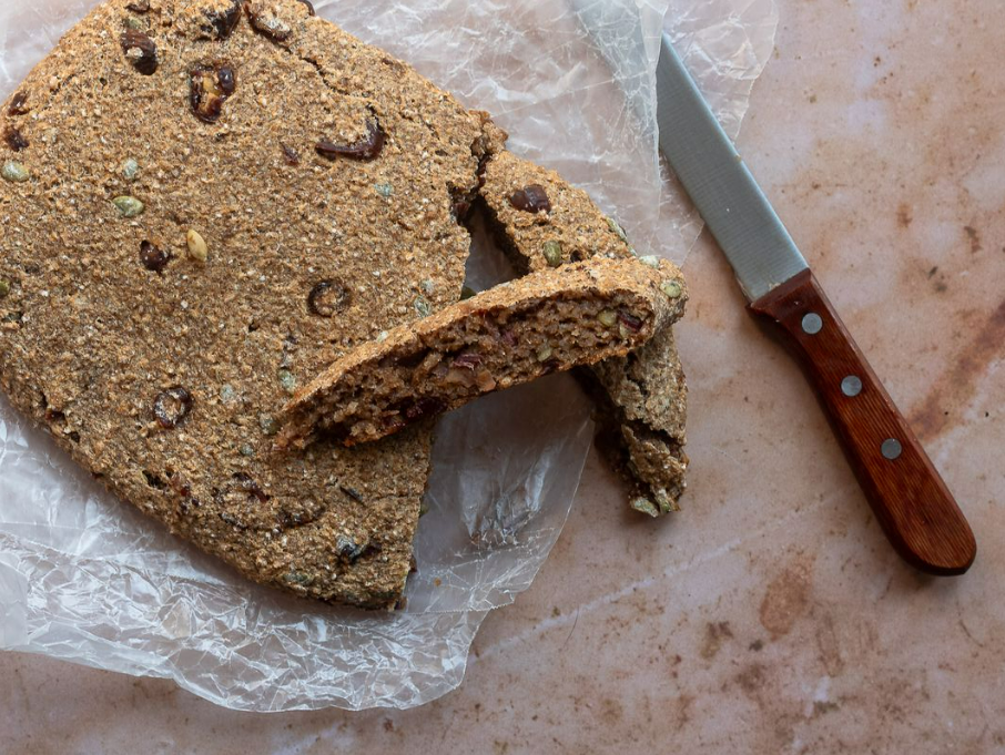 Date and Apricot Essene Bread | The Epoch Times