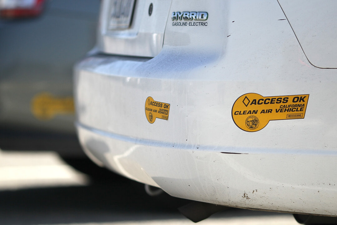 California’s Carpool Lane Perk for EV Drivers Ends; 60-Day Grace Period ...