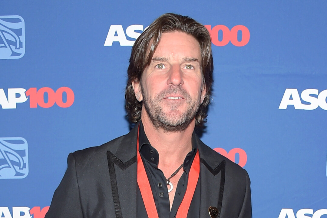 Songwriter Brett James’ Wife and Stepdaughter Also Killed in Plane Crash | The Epoch Times