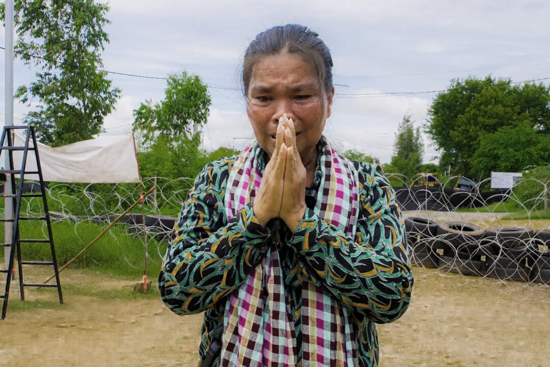 Caught on Cambodia’s Front Line | The Epoch Times