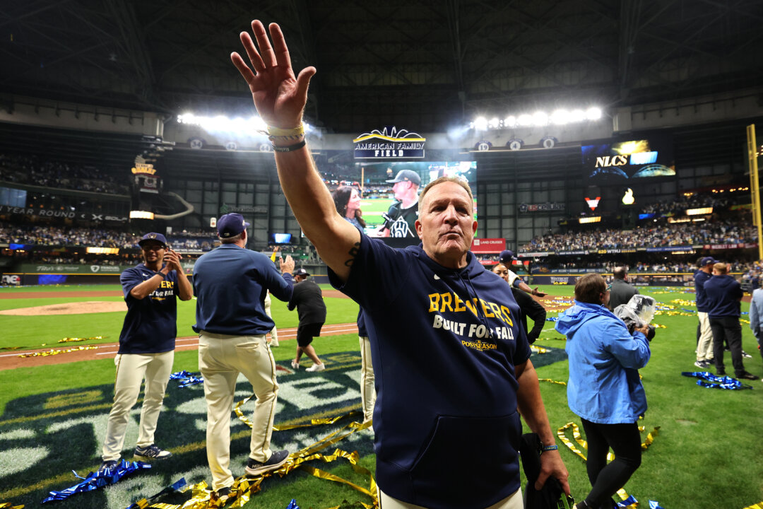 ‘Miracle Worker’ Murphy Inspires Milwaukee in Pennant Chase With ...