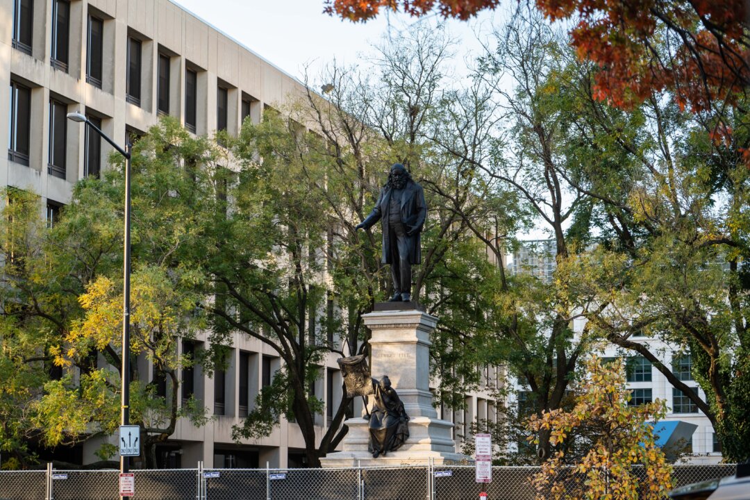 Trump Admin Restores Statue of Confederate General in Washington | The ...