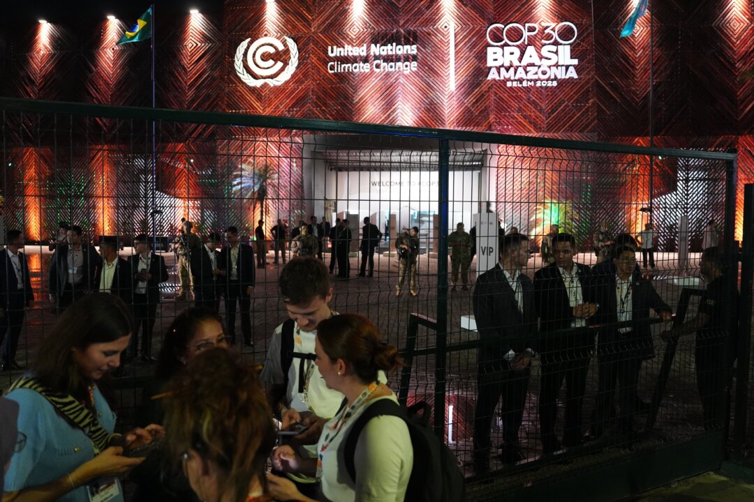 Indigenous Activists Breach UN Security at Climate Summit | The Epoch Times