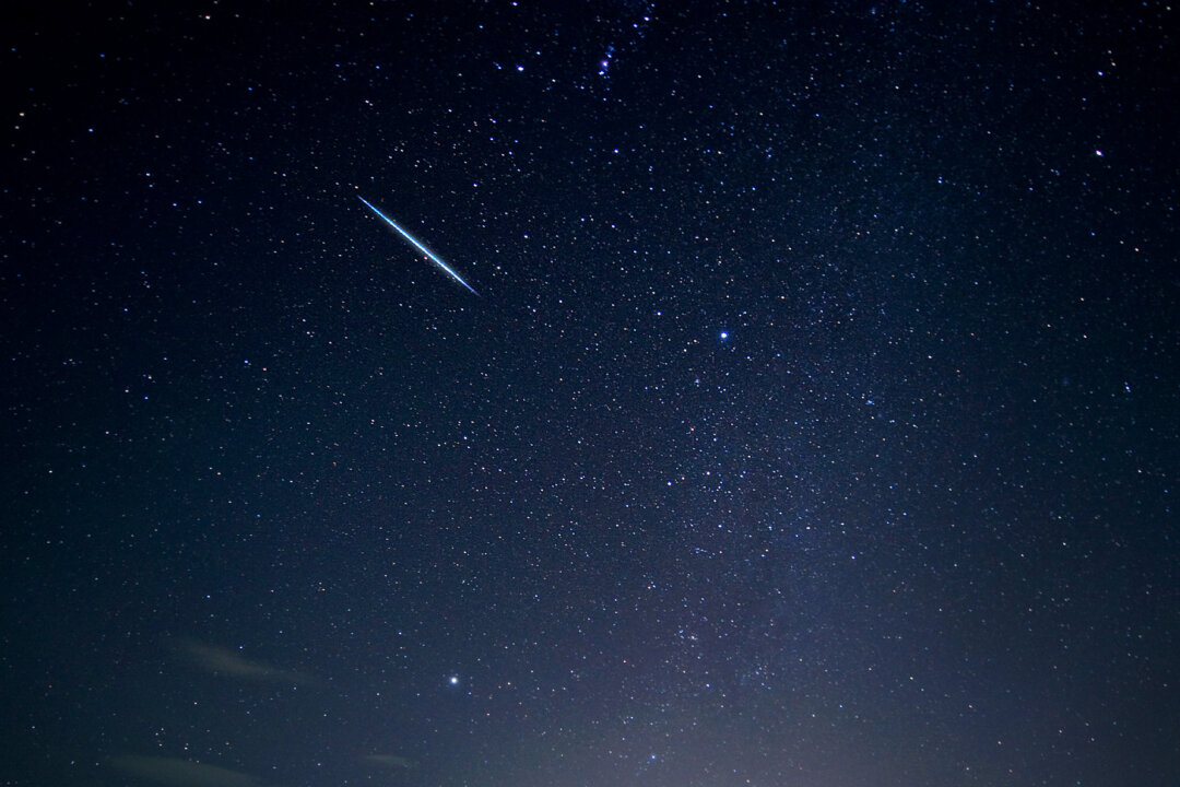 Fireballs Will Fall From Night Sky Mid-December as Geminid Meteor ...