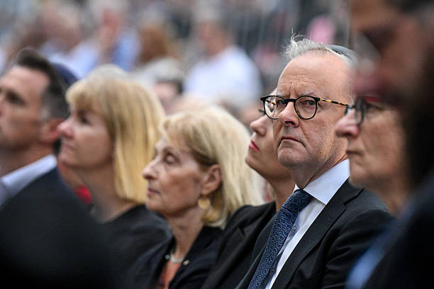 32 Former Security, Defence Chiefs Sign Letter Calling for Royal ...