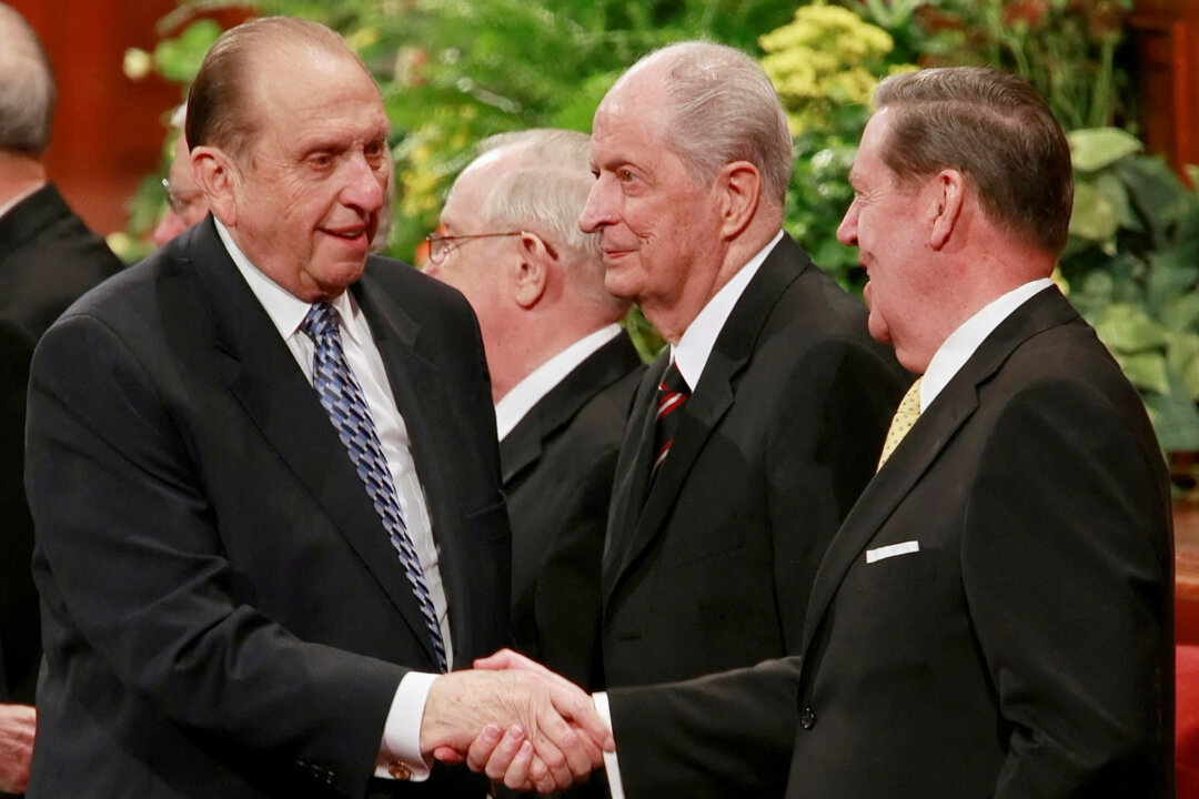 Jeffrey Holland, Next in Line to Lead Church of Jesus Christ of Latter ...