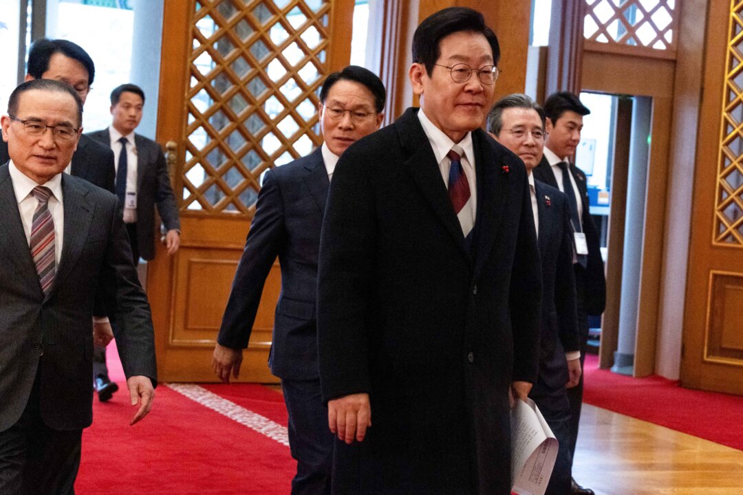 South Korea Scrambles to Implement Trade Deal With US After Trump ...