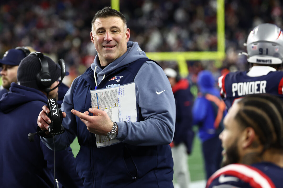 Vrabel on Pats Making Playoffs After 1-Year Turnaround: ‘We’re Not Here ...