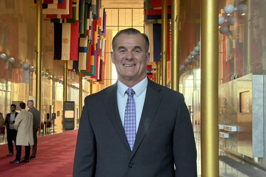 Retired US Army General Commends Shen Yun for Preserving Tradition and ...