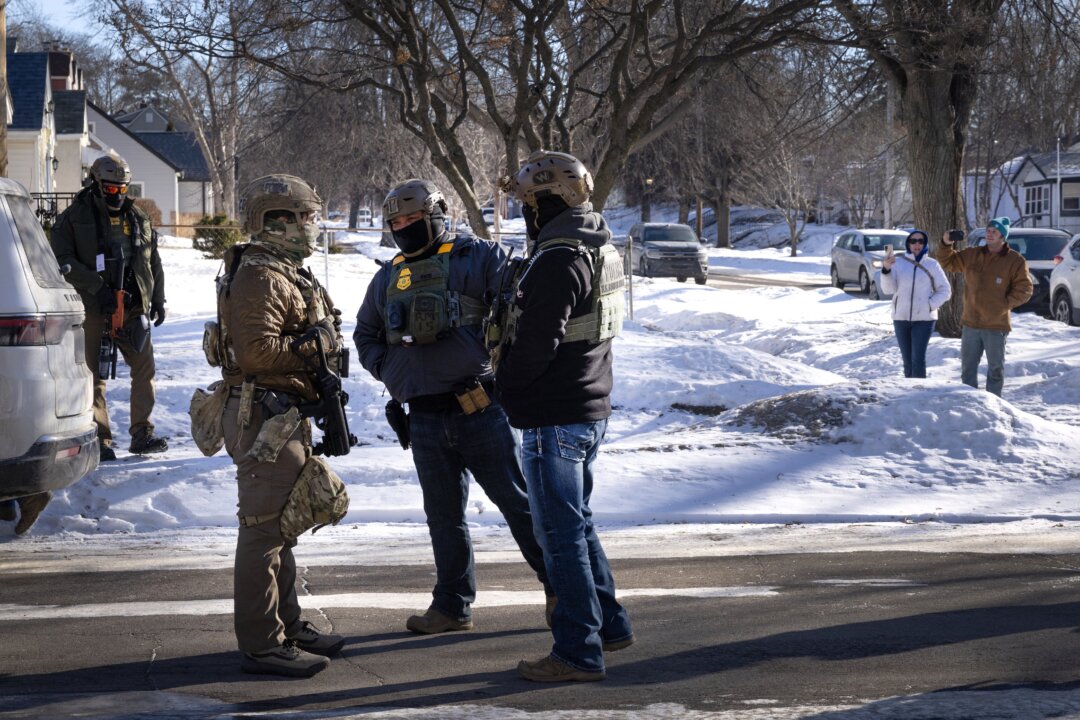 All Federal Officers in Minneapolis Will Now Have Body Cameras: Noem ...
