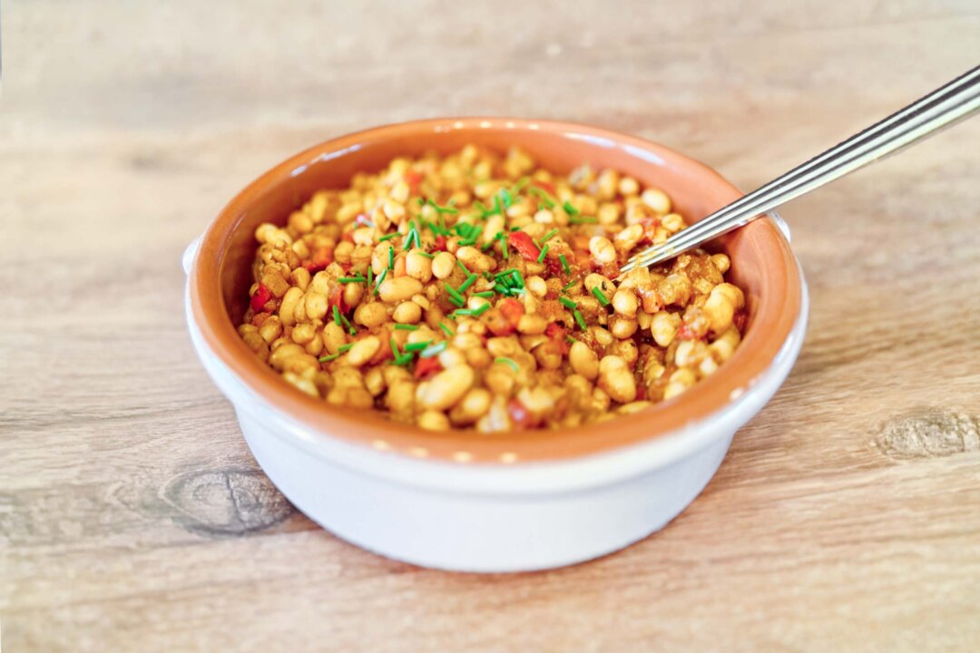Smoky Baked Beans: A No-Added-Sugar Recipe for Memorial Day | The Epoch ...