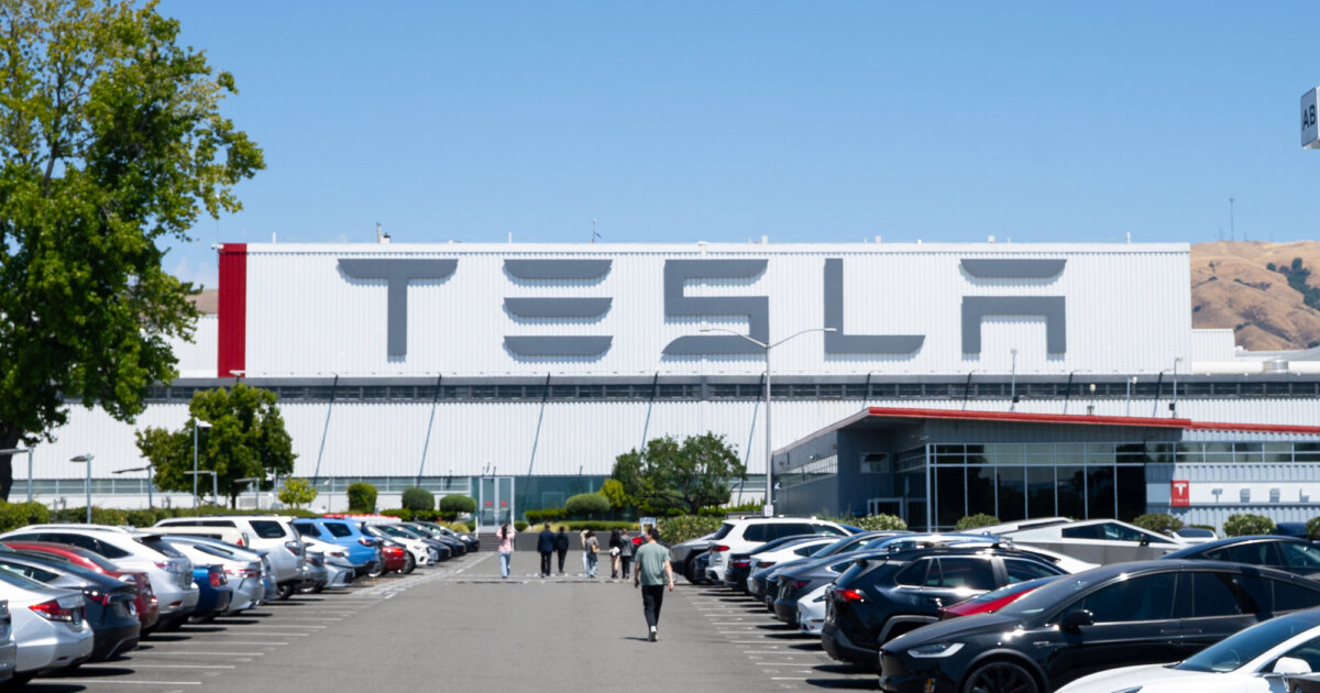 Tesla Wins Reversal of Class Certifications in Self-Driving Advertising ...